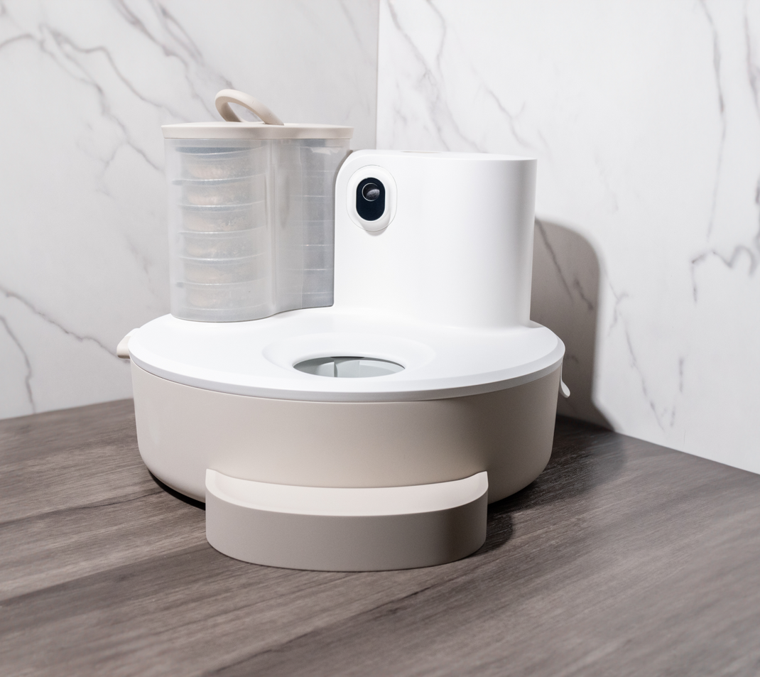 BistroCat - The world's first automated wet cat food feeder.